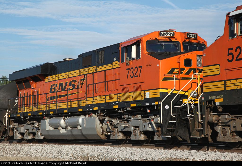 BNSF 7327